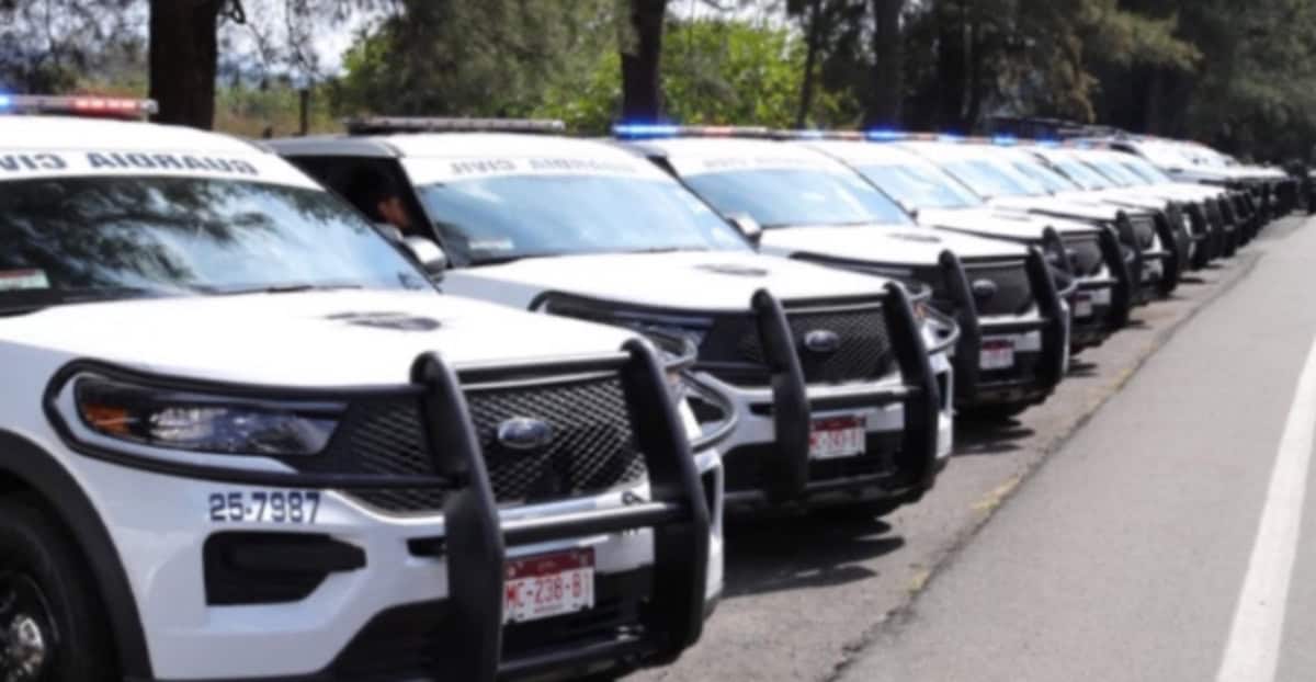 Detienen a ocho policías municipales presuntamente ligados al CJNG ...